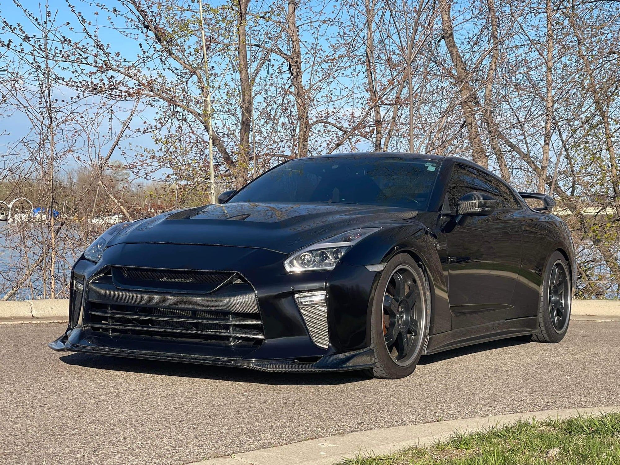 TS-Style Carbon Fiber Car Front Lip Diffuser - Nissan GTR R35 2017-201