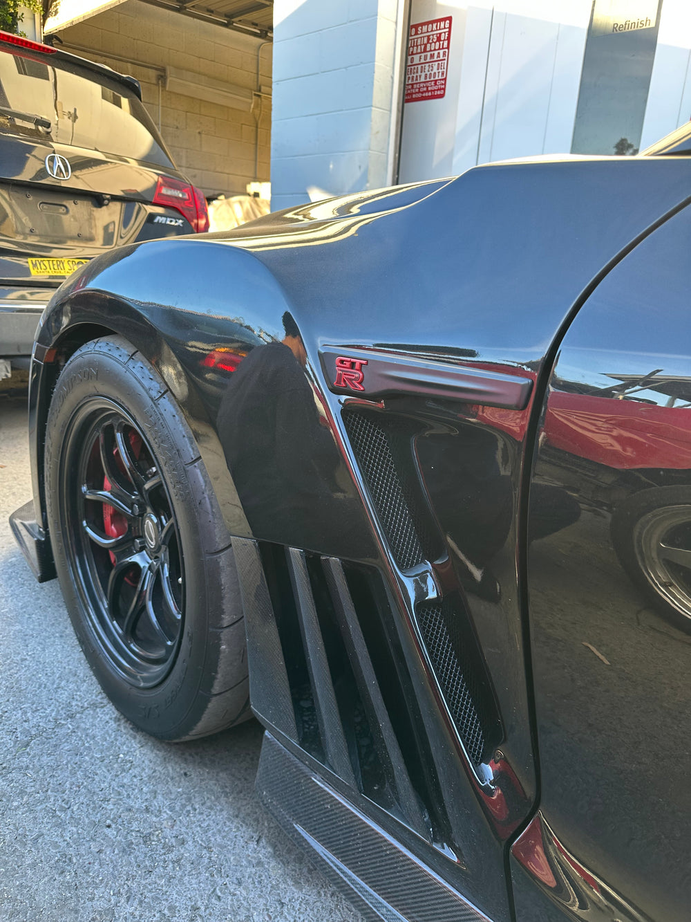 Vented Carbon Fiber Front Fender Replacement Set - Nissan GTR R35