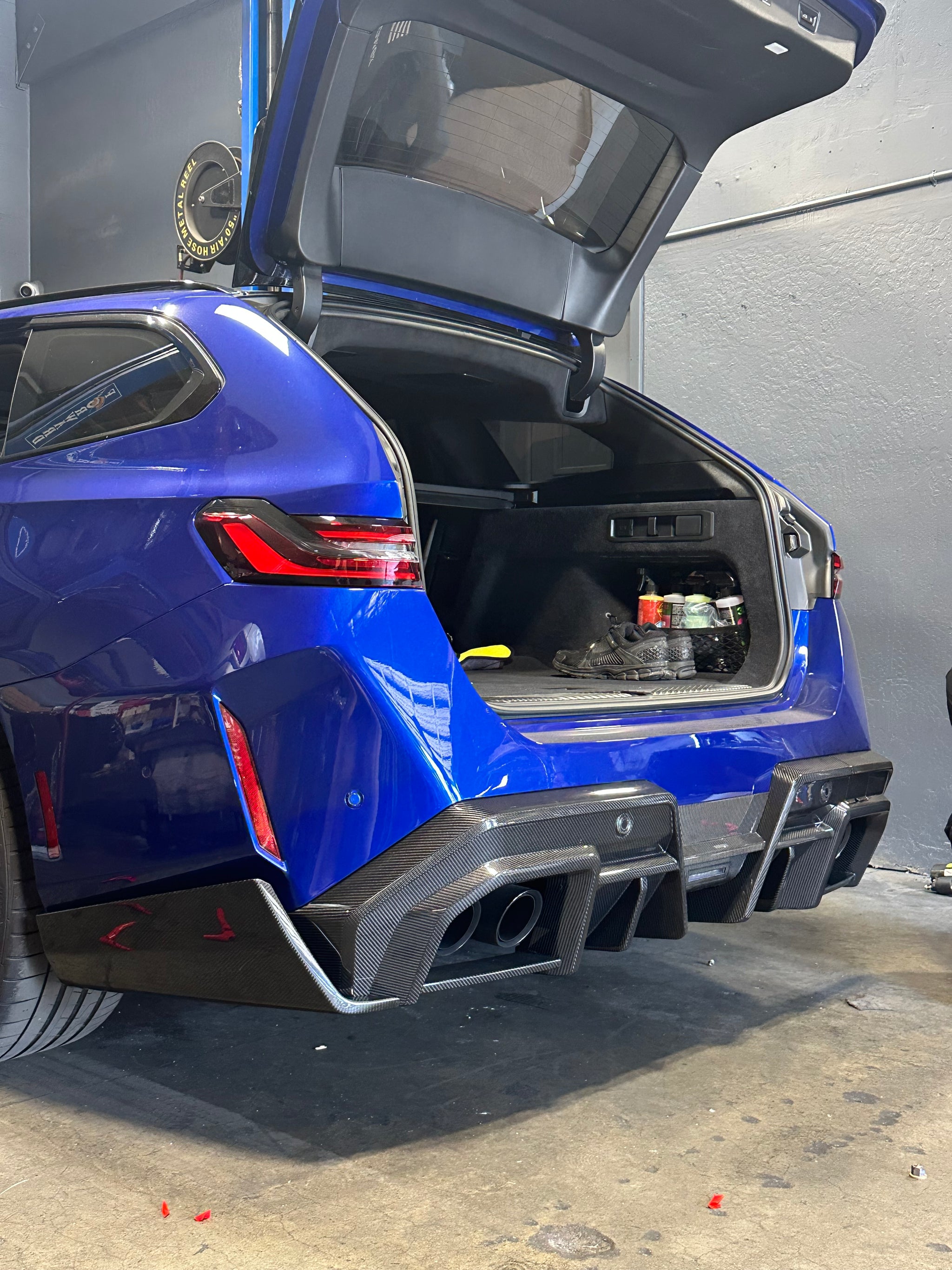 Prepreg Carbon Fiber SQ V2 Rear Diffuser - BMW M5 G90 G99 4-Door 2025+